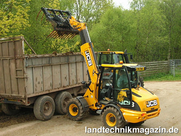 JCB mit neuem kompakten Teleskopradlader TM180 - Hof- und Stalltechnik