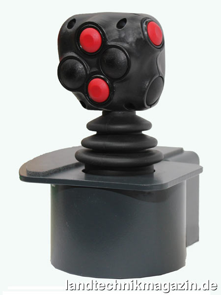 XL-Bild 1: Beim neuen Stoll Joystick für die Frontlader-Bedienung ... XL-Bild 1: Beim neuen Stoll Joystick für die Frontlader-Bedienung ...
