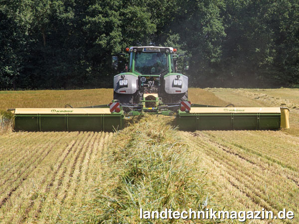 Neues Krone EasyCut B 950 Collect: Schwadzusammenführung ohne Aufbereiter